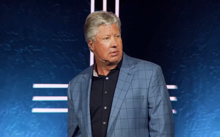Judge denies motion to dismiss lawsuit accusing Gateway Church, Robert ...